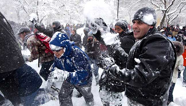 ‘Star Wars’-themed Washington snowball fight draws hundreds | Free ...