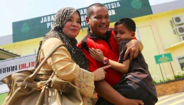 Spring vocalist Ameng freed from Kluang prison | FMT