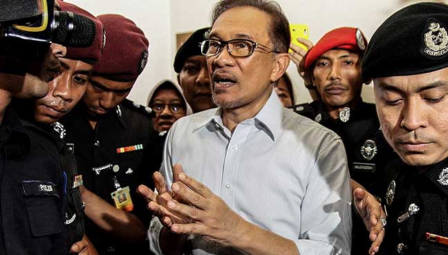 Anwar to court: As prisoner, I am unable to get needed documents | FMT