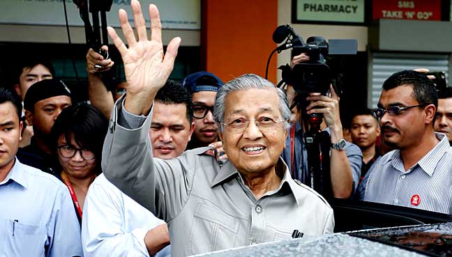 Malaysian makeover: At 92, Mahathir seeks to be PM again | Free ...