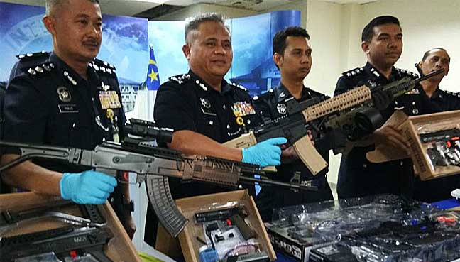 Cops seize fake guns sold for RM800 to RM1,000 | FMT