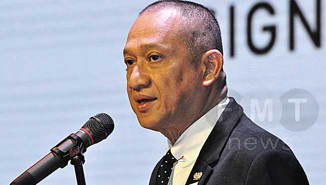 Nazri dismisses PKR threat, says they’ve been confident before | Free ...