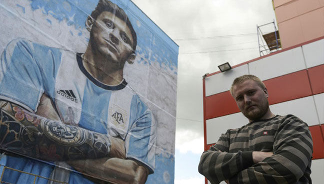 Giant mural tribute to ‘legend’ Messi at Argentina base camp | Free ...