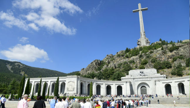Rush to visit Franco’s tomb before his remains are moved | FMT
