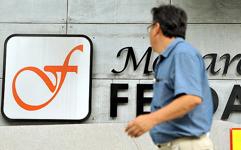 Azmin: We’re leaving disposal of Eagle High stake to Felda | FMT