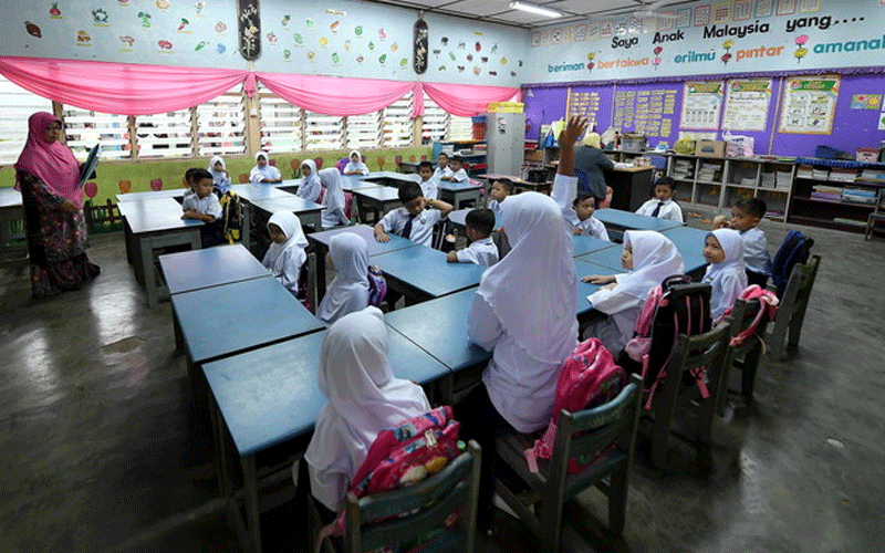 Tekanan rakan sebaya jadikan pemakaian tudung di sekolah satu norma | FMT