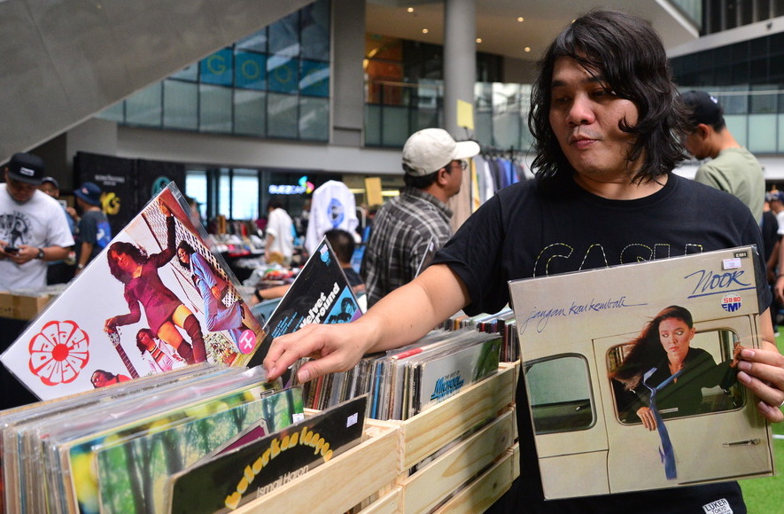 Kumpul piring hitam: Hobi luar biasa peminat muzik | Free Malaysia ...