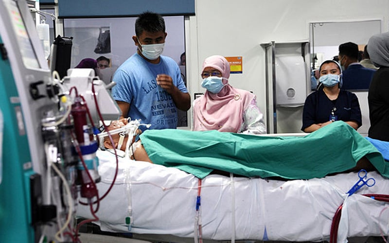 Fireman Adib’s condition critical, says IJN | Free Malaysia Today (FMT)