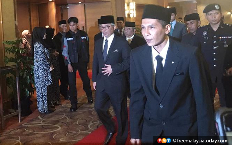 Doakan yang terbaik, kata Tengku Abdullah | Free Malaysia Today (FMT)