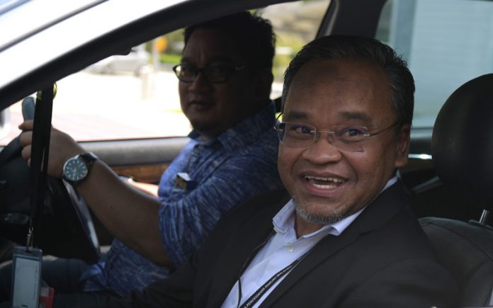 Ex-PAS leader shows bank account details in RM90 mil probe | Free ...