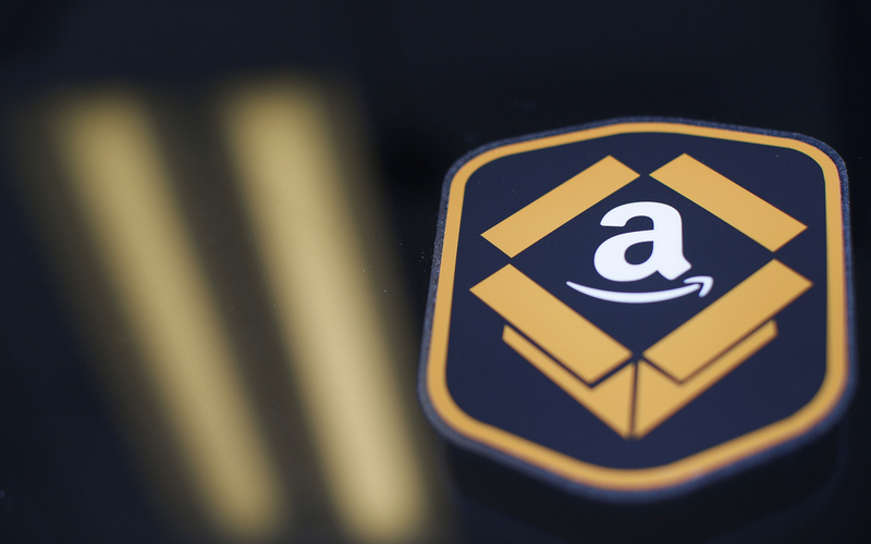 Amazon cargo jet dive steeply into bay near Houston, video shows | Free ...