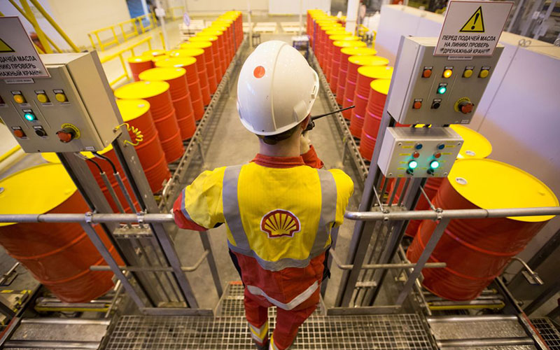 Shell eyes limit to how clean oil output can be in climate push | Free ...