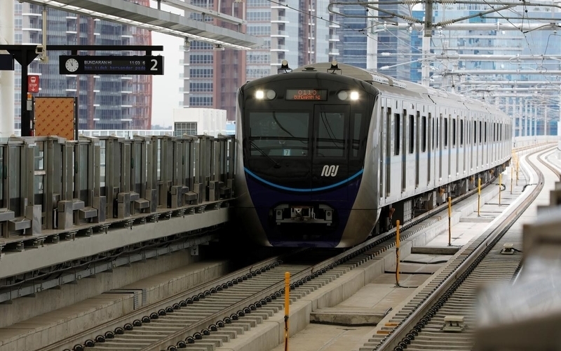 Polis Jakarta terpaksa pantau stesen MRT selepas aduan bau hancing | FMT