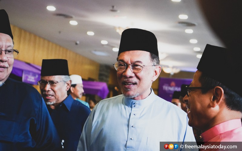 I want to be known as a leader who defends Islam, says Anwar | FMT