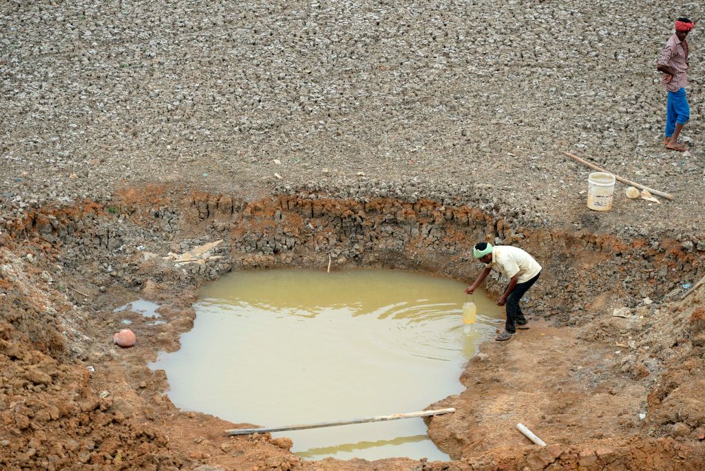 Dry lakebeds and fights for water as drought grips India’s Chennai ... Dry lakebeds and fights for water as drought grips India’s Chennai ...