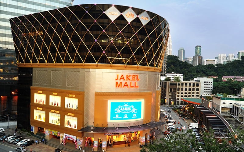 Najib says Jakel paid for cloth distributed to 7,000 mosques | FMT