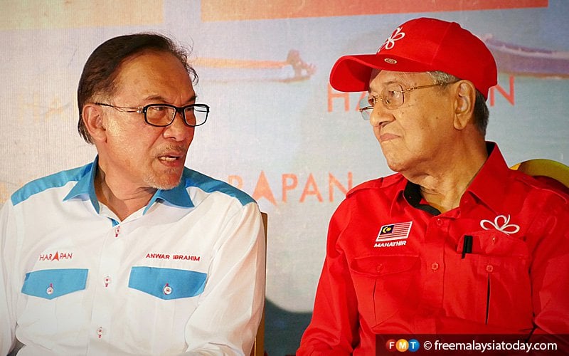 Survey shows racial split in support for Dr M, Anwar | FMT