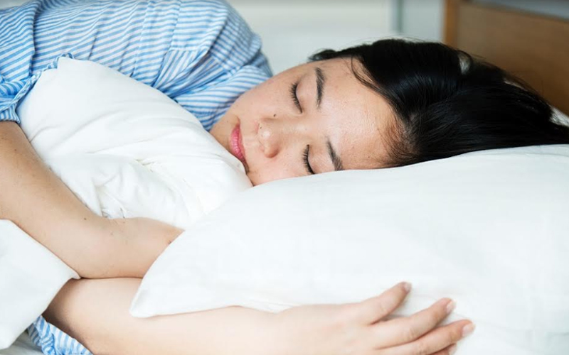 How your sleep cycle changes with age | FMT