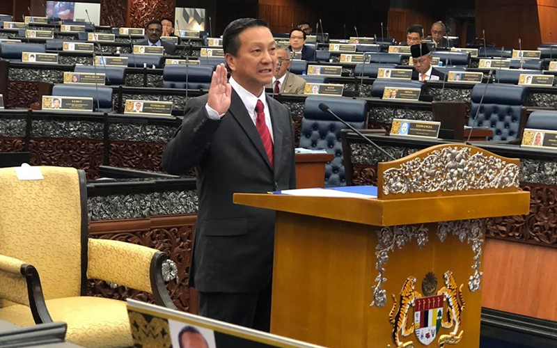 Selepas menang besar, Wee angkat sumpah sebagai ahli Parlimen Tg Piai ...