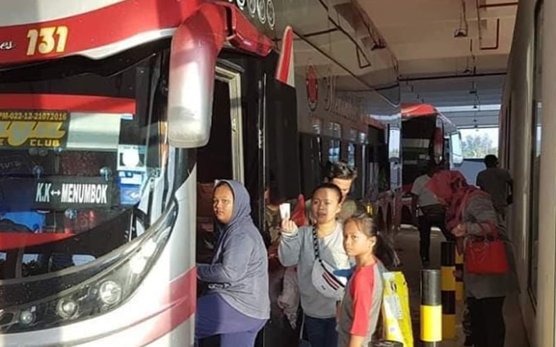 Kerajaan pertimbang bas percuma di Sabah, Sarawak | FMT