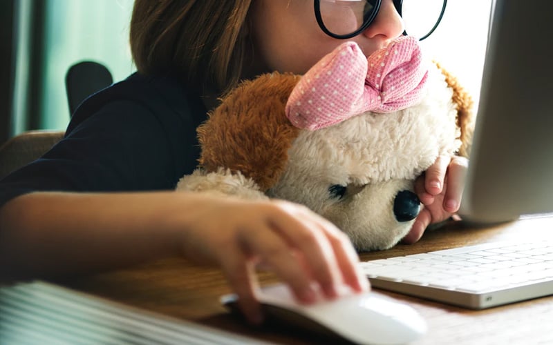 Most kids willing to meet strangers they first met online, study shows ...