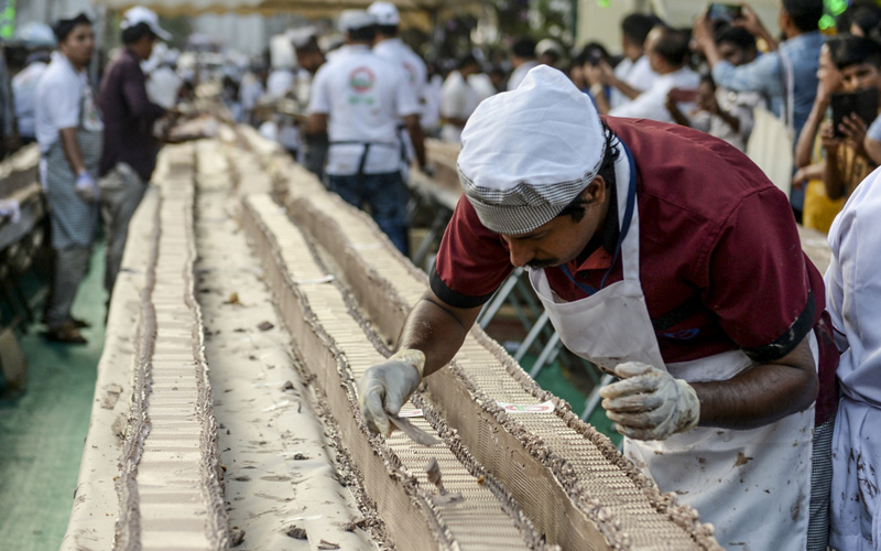 Indian bakers in Kerala create world’s ‘longest’ cake | FMT