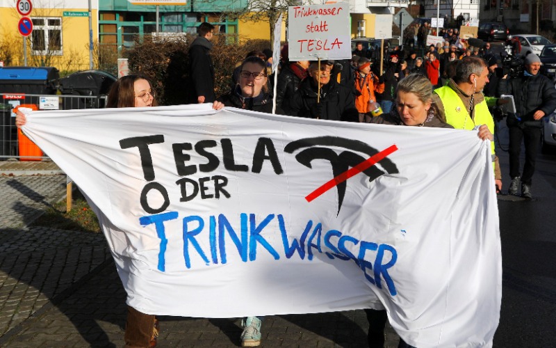 ‘You’re stealing our water’: Germans protest against Tesla gigafactory ...