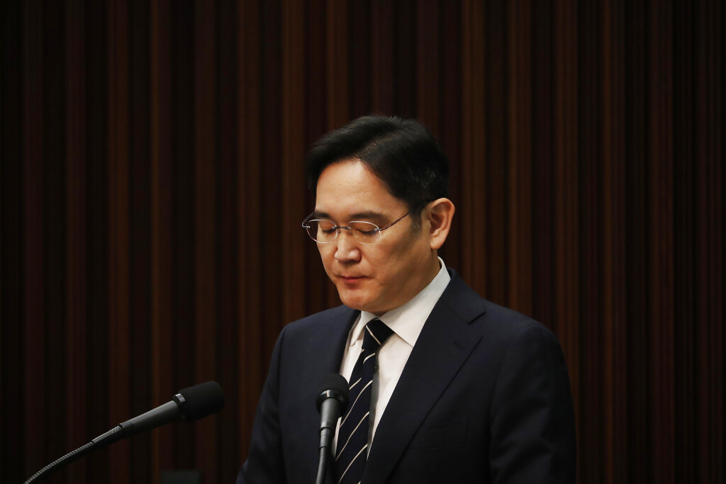 Samsung’s Lee sentenced to 30 months in jail over bribery scandal | FMT