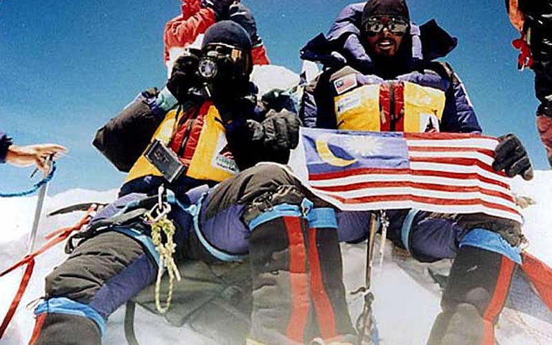 Covid-19 puts Everest heroes’ silver jubilee plans in limbo | FMT