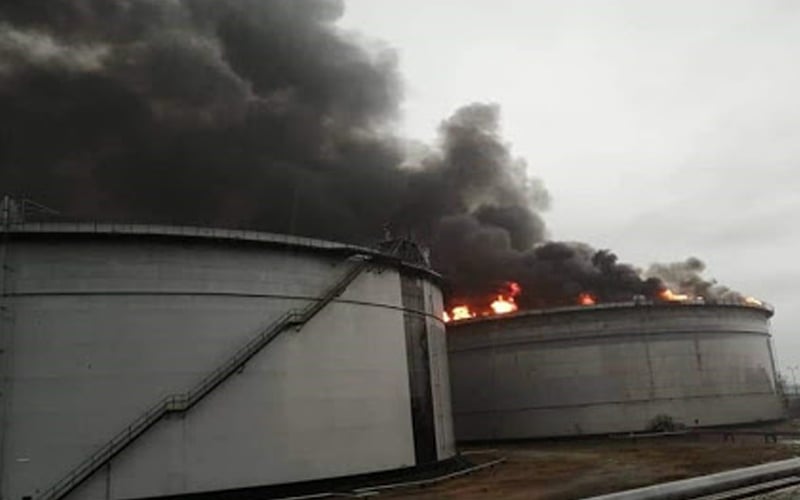 Oil tank at PD refinery catches fire | FMT