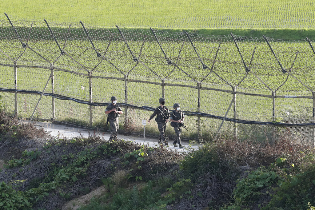 S. Korean crosses armed border in rare defection to North | Free ...