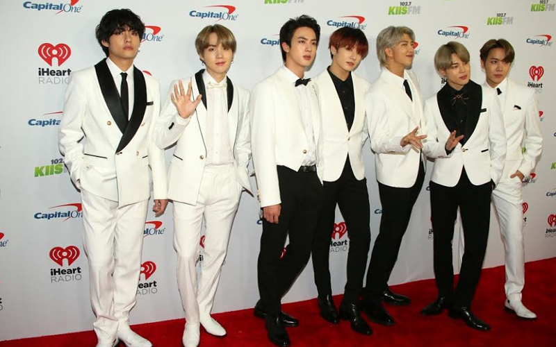 BTS is first Korean band to debut on Billboard chart at No 1 | FMT