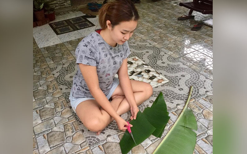 Dibuang kerja, bekas pramugari cekal usaha perniagaan kuih tradisi ...