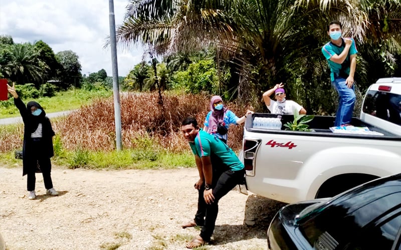 Sukarelawan bina 2 wad pengasingan untuk Hospital Beluran, Sabah | FMT