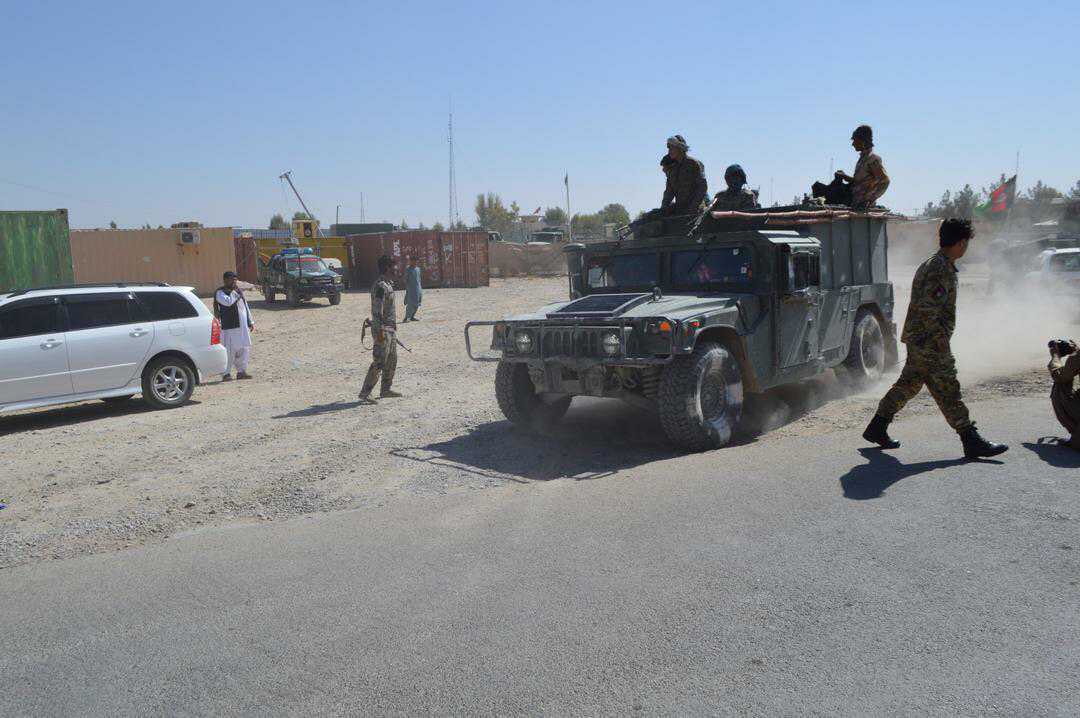 Thousands flee Taliban onslaught in southern Afghanistan | Free ...