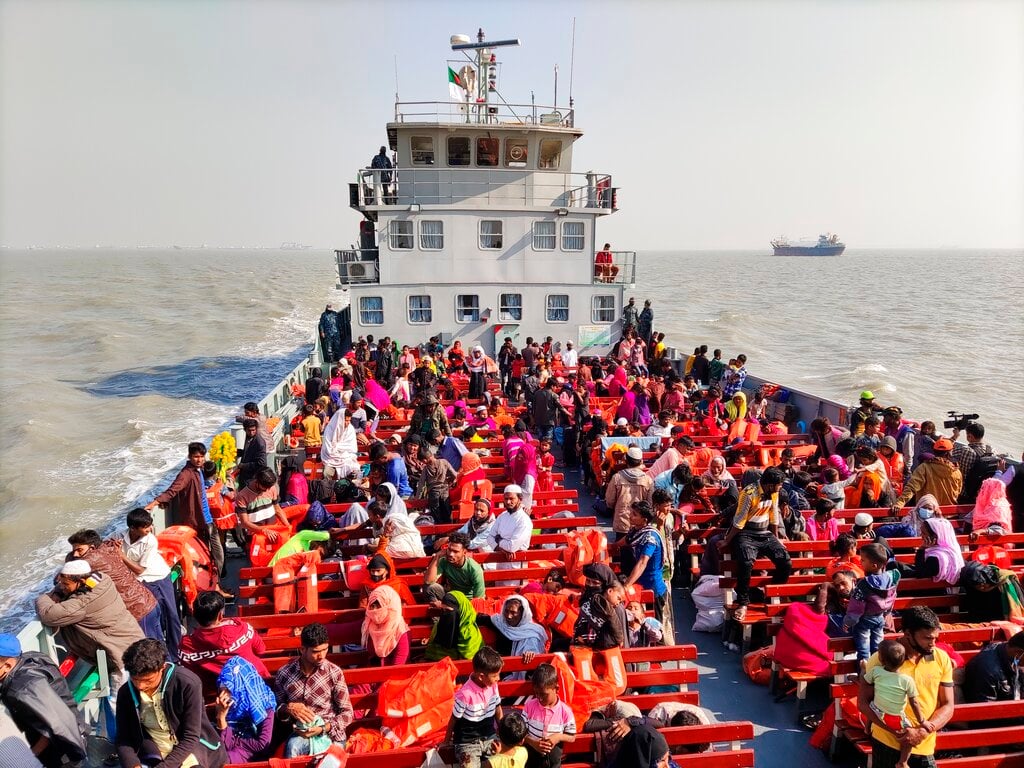 Bangladesh moves second batch of Rohingya to remote island | FMT Bangladesh moves second batch of Rohingya to remote island | FMT