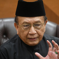 ‘Undi 18’ impractical for now, says Rais | FMT