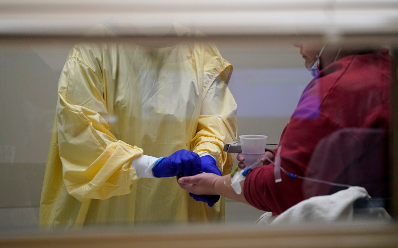 Us Sets New Covid Case Record For Third Straight Day Fmt