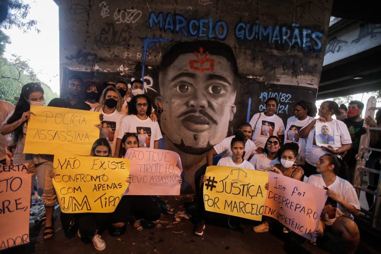 Rio crowds mourn man killed at the hands of ‘corrupt’ cops | Free ...