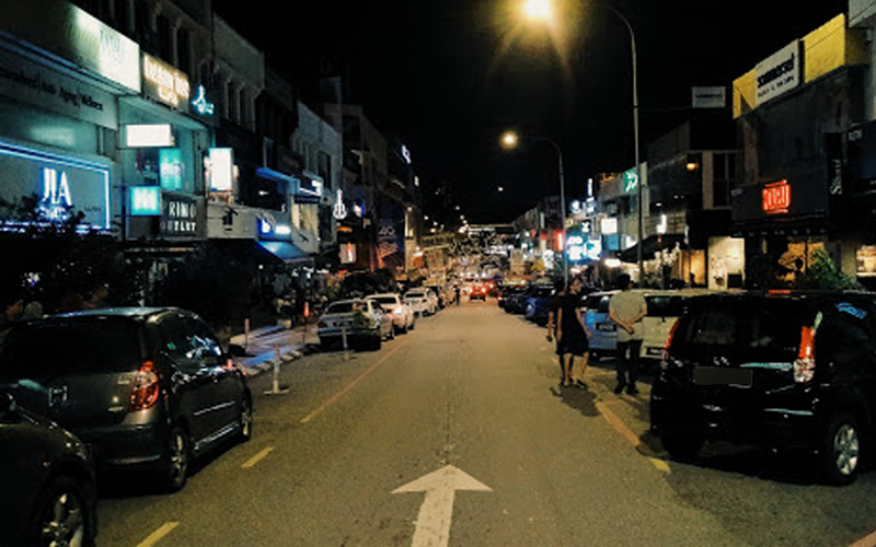 Bangsar pubs in a tizzy after on-off liquor ban | FMT