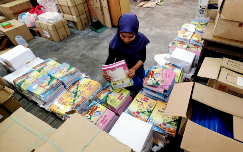 2 weeks of schooling – but where are the books? | FMT