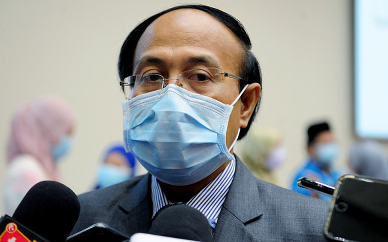 Vaksin Covid-19 selamat, tiada mikrocip kawal minda, lapor Bernama | FMT