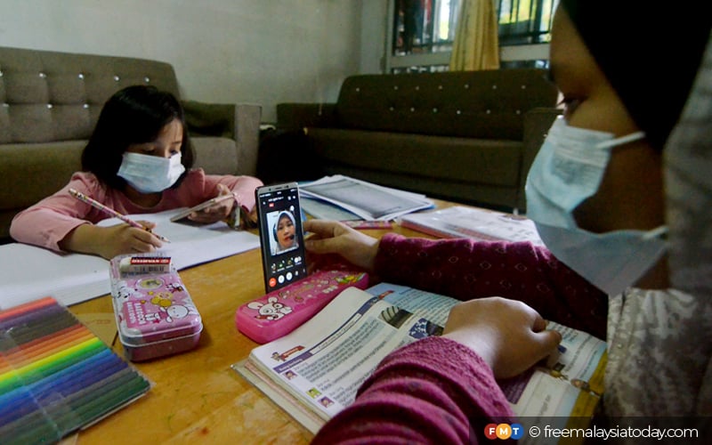 Let students repeat school year in 2022, education ministry told | FMT