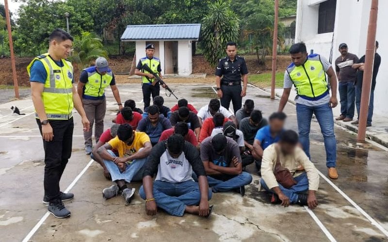 MIC garis 4 inisiatif bendung komuniti India terbabit gangsterisme | FMT