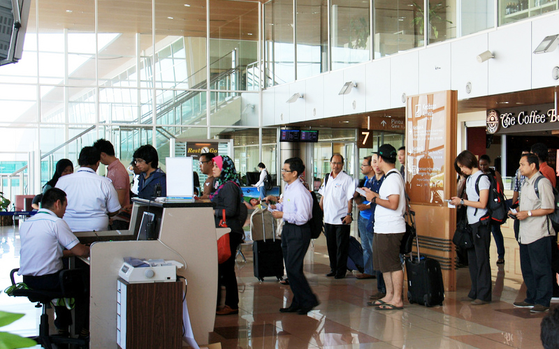 Sarawak drops Covid-19 test for inbound travellers | FMT