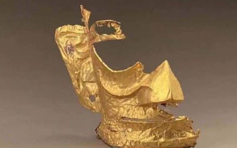 Topeng emas berusia 3,000 tahun ditemui di China | FMT