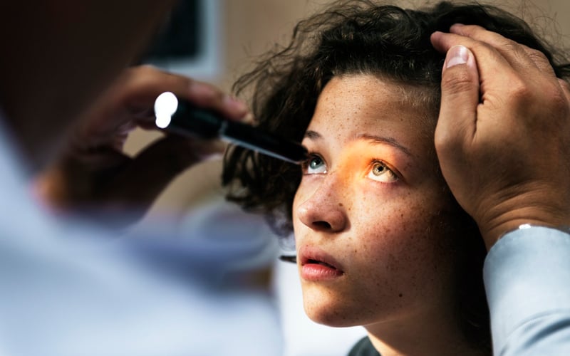 3 cara berkesan rawat mata rabun di rumah | FMT