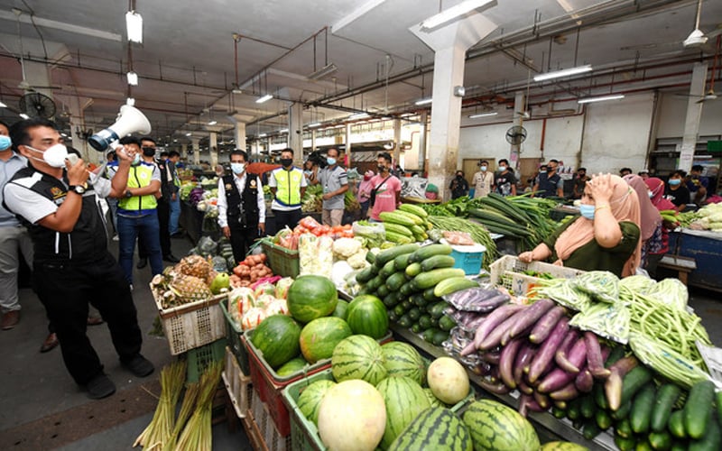 Sabah kaji tutup pasar selepas lonjakan kes Covid-19 | FMT