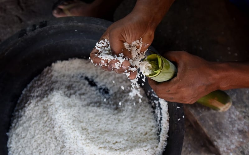 Sejarah lemang, makanan wajib Hari Raya | Free Malaysia Today (FMT)