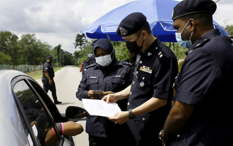 Langgar SOP naik kenderaan, 12 pekerja asing dikompaun RM1,500 | FMT